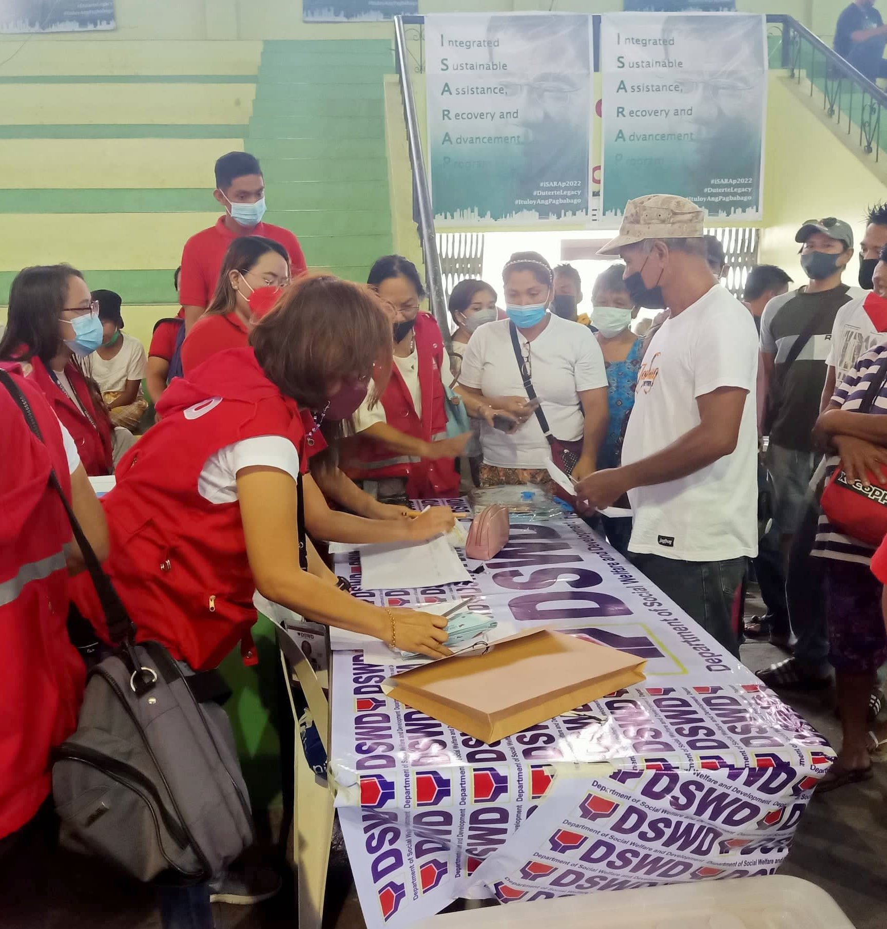 PIA - Mga Aklanon nakabenepisyo sa 'ISARAP' PIA - Mga Aklanon nakabenepisyo sa 'ISARAP'