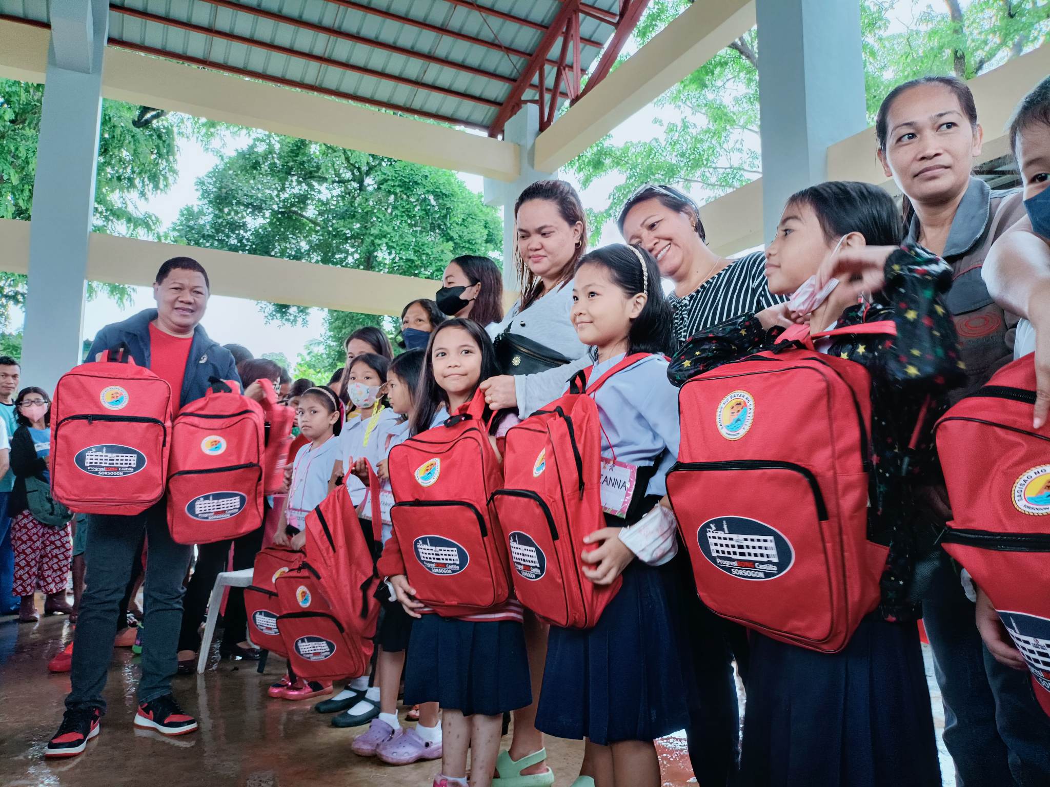 PIA - Mga mag-aaral nakatanggap ng school supplies mula sa isang lokal ... PIA - Mga mag-aaral nakatanggap ng school supplies mula sa isang lokal ...