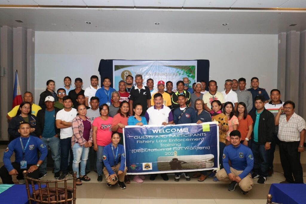 Mga boluntaryong bantay dagat sa Zambales, sumailalim sa pagsasanay ng ... Mga boluntaryong bantay dagat sa Zambales, sumailalim sa pagsasanay ng ...